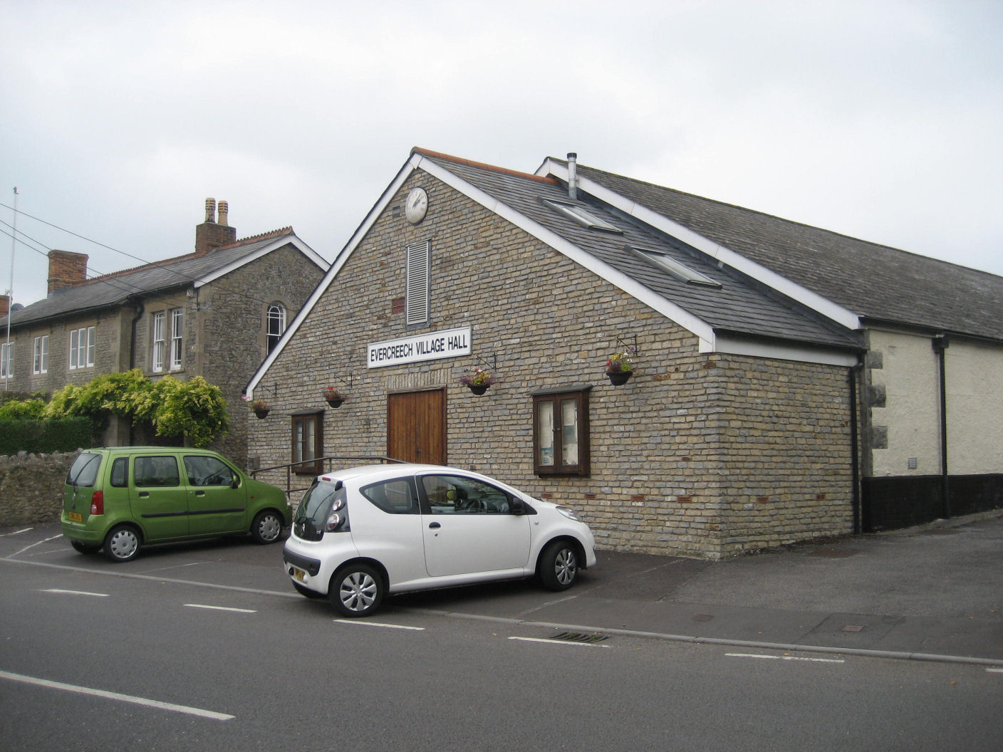 Flush Bracket OSBM S6713: Evercreech, Village Hall - Bench Mark Database